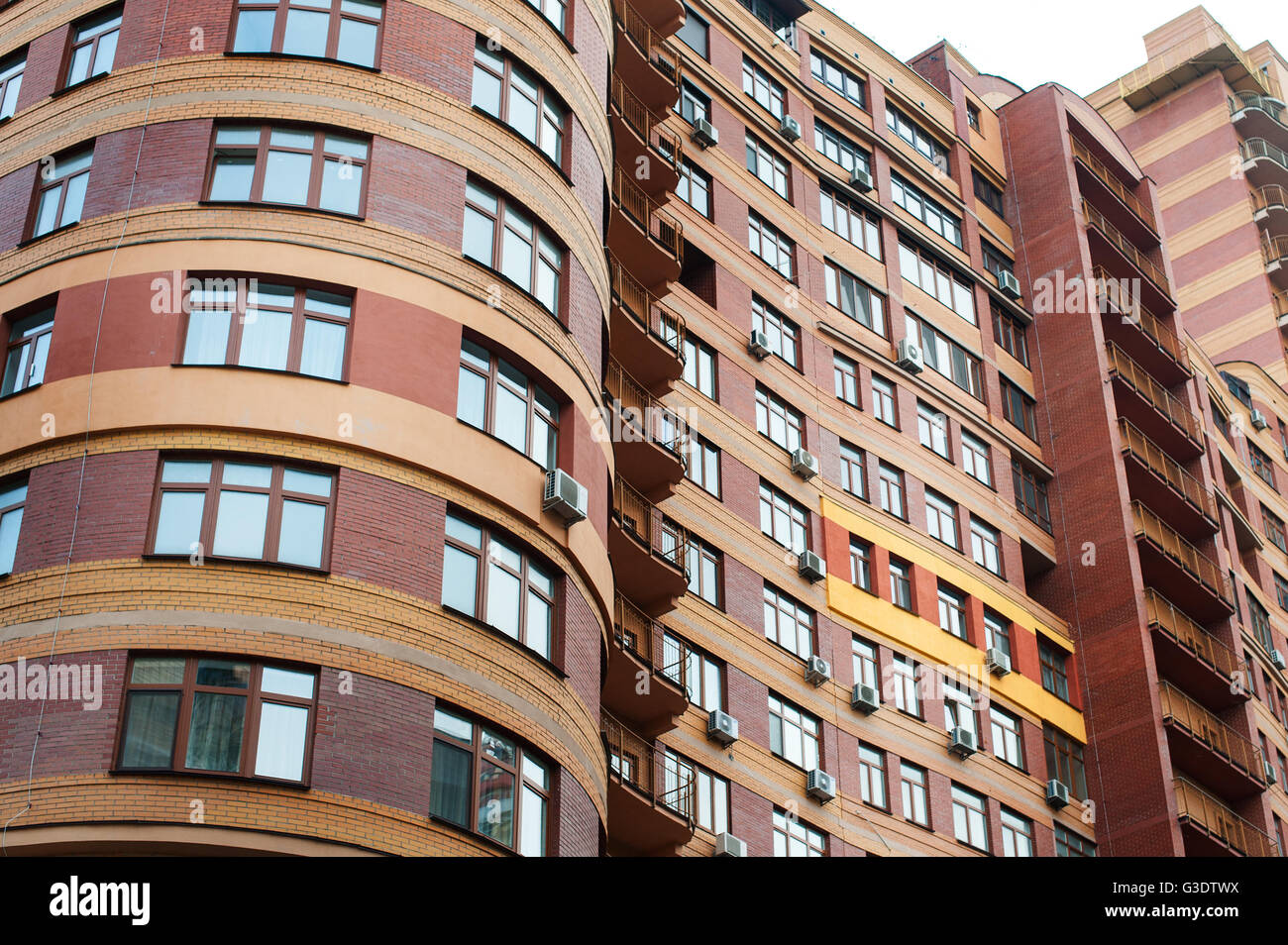 Construction tall high rise hi-res stock photography and images - Alamy