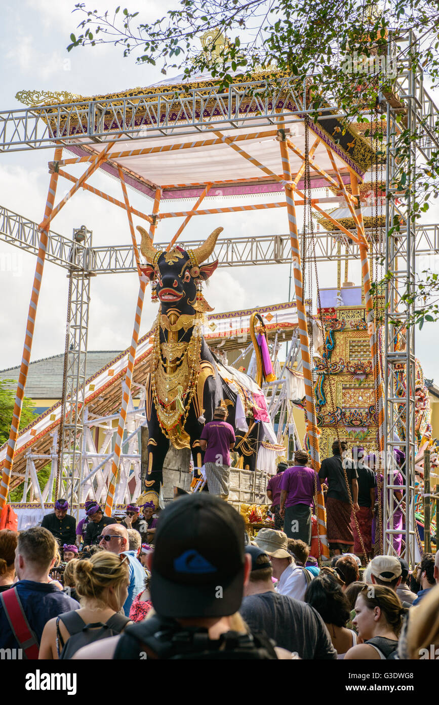 Cremation ceremony for Balinese royal prince Cokorda Putra Widura, Ubud ...