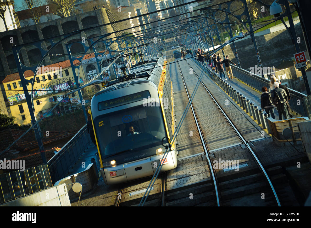 Metro crossing the Ponte Luis I bridge over the Douro River, Porto ...