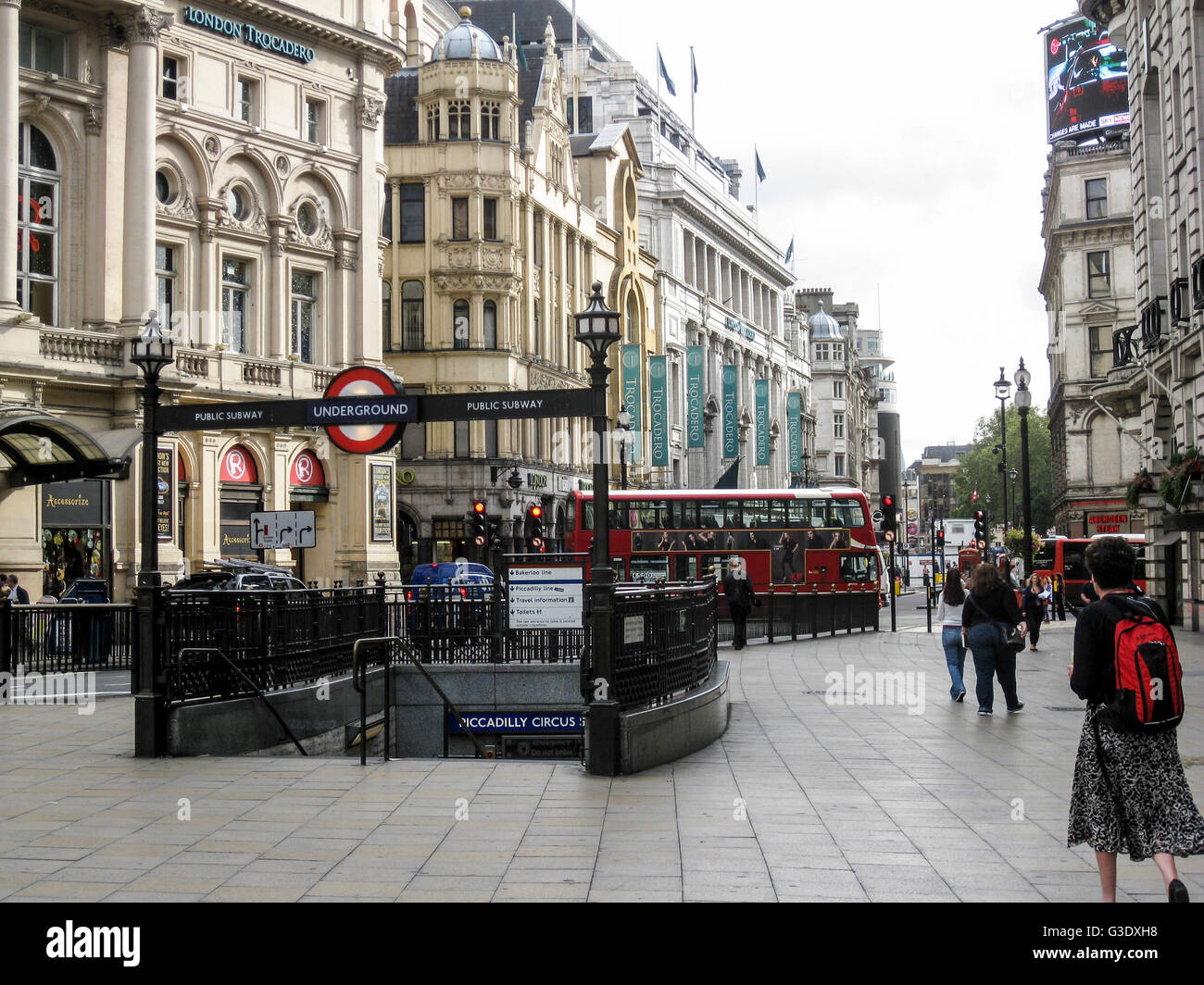 Busy Piccadilly Circus London, England Stock Photo - Alamy