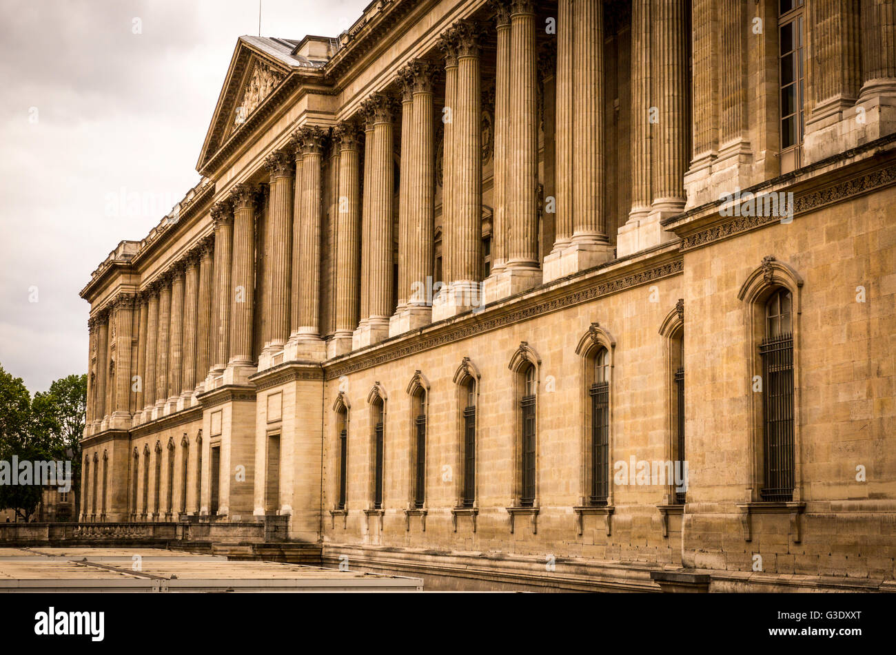 Architectural design of long exterior wall of The Louvre showing its ...