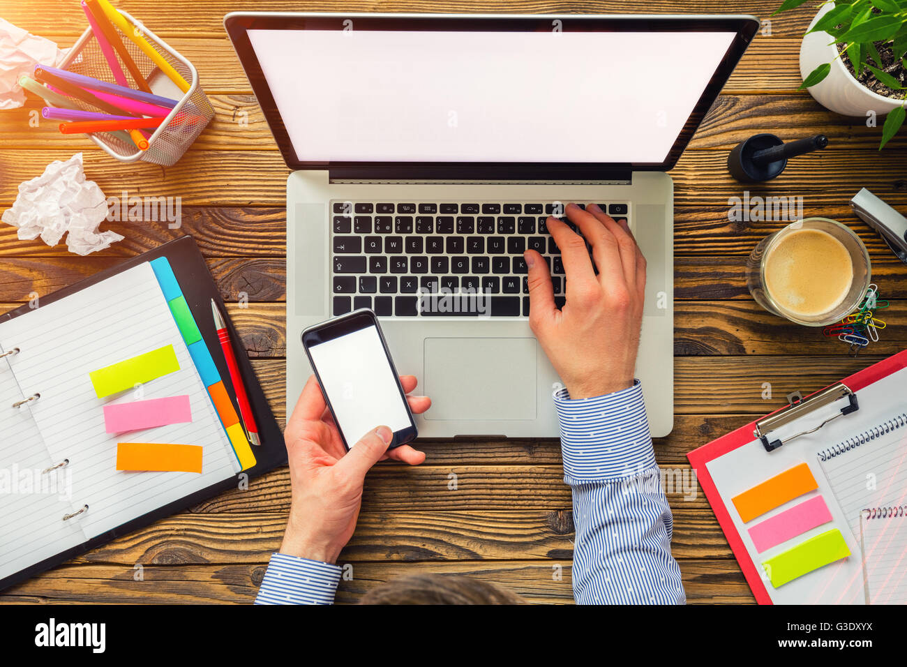 Electronic devices office hi-res stock photography and images - Alamy