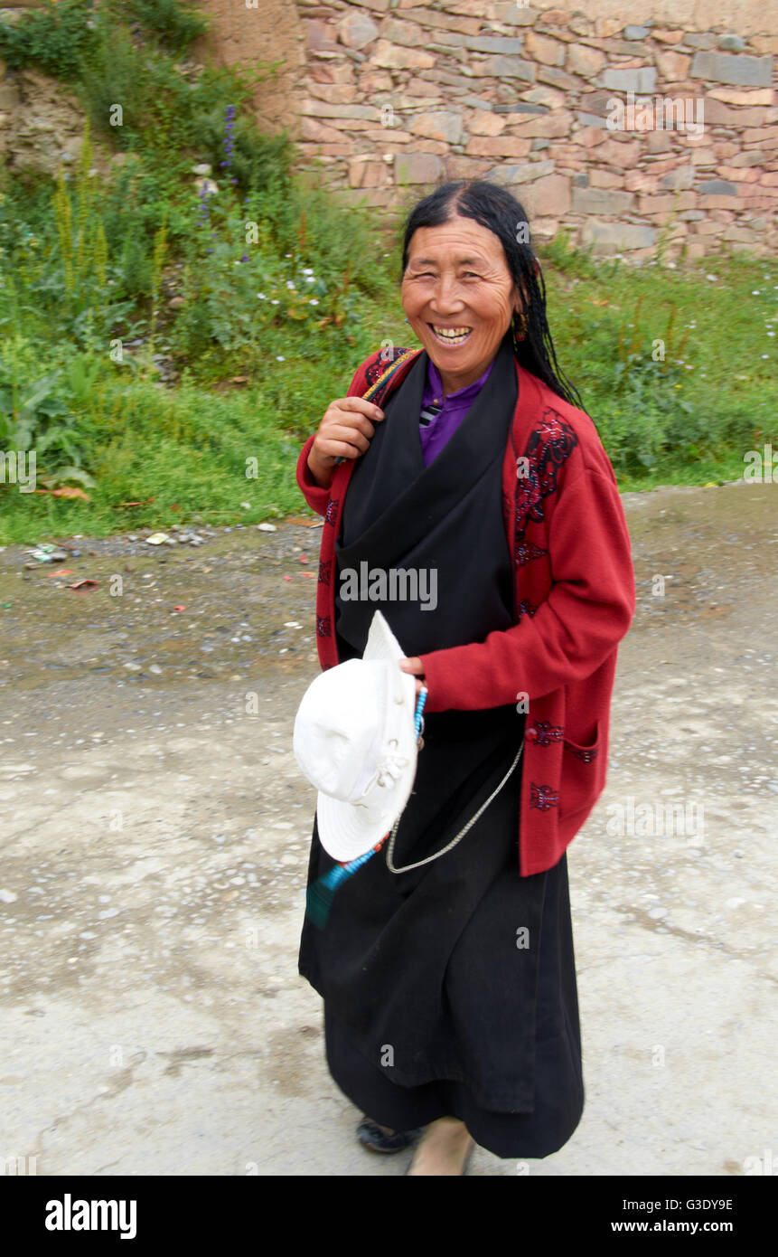 Tibetan women hi-res stock photography and images - Alamy
