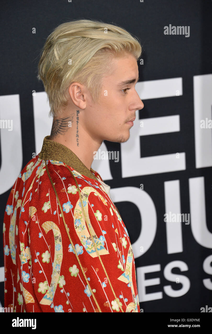 Body art fashion show hi-res stock photography and images - Alamy