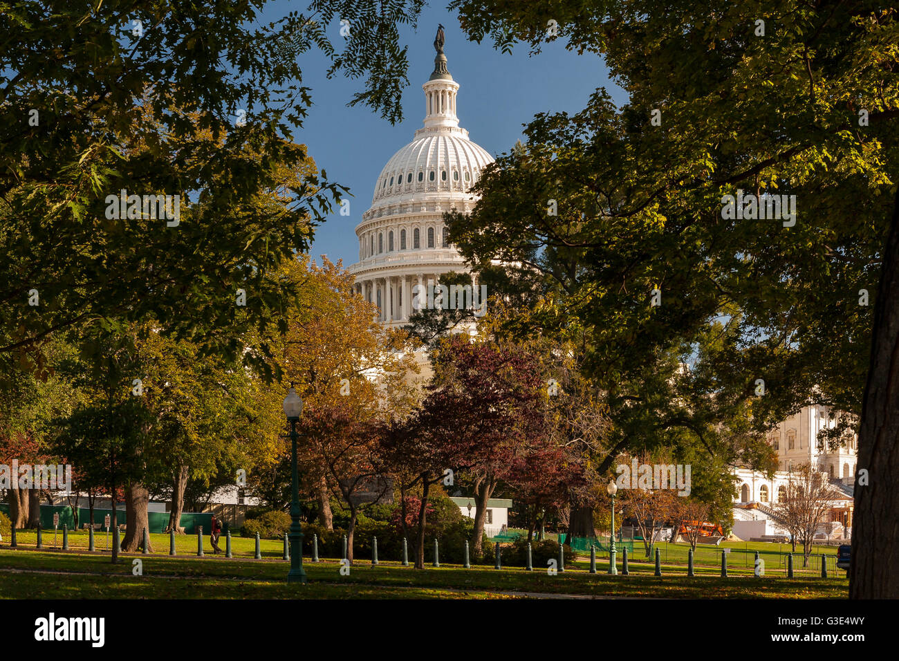 The United States Capitol Building , the meeting place of the Senate ...