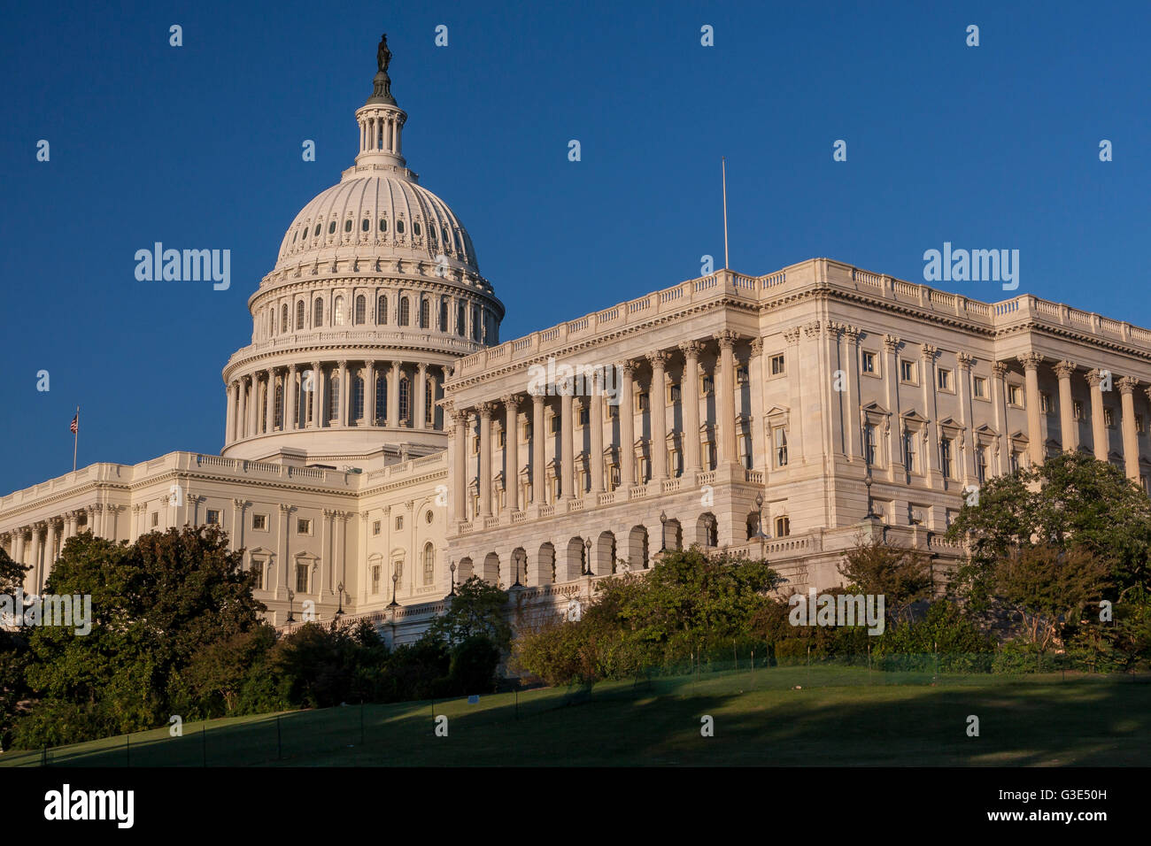 The United States Capitol Building , the meeting place of the Senate ...