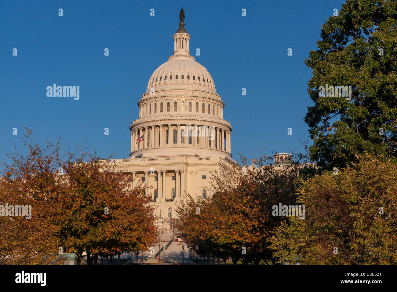 The United States Capitol Building , the meeting place of the Senate ...