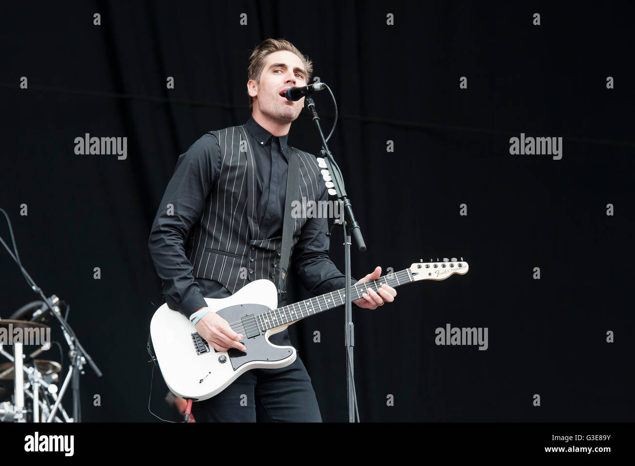 Charlie Simpson from Busted performs on stage at the Isle of Wight ...