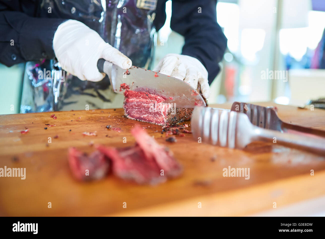 Professional beef slices hi-res stock photography and images - Alamy