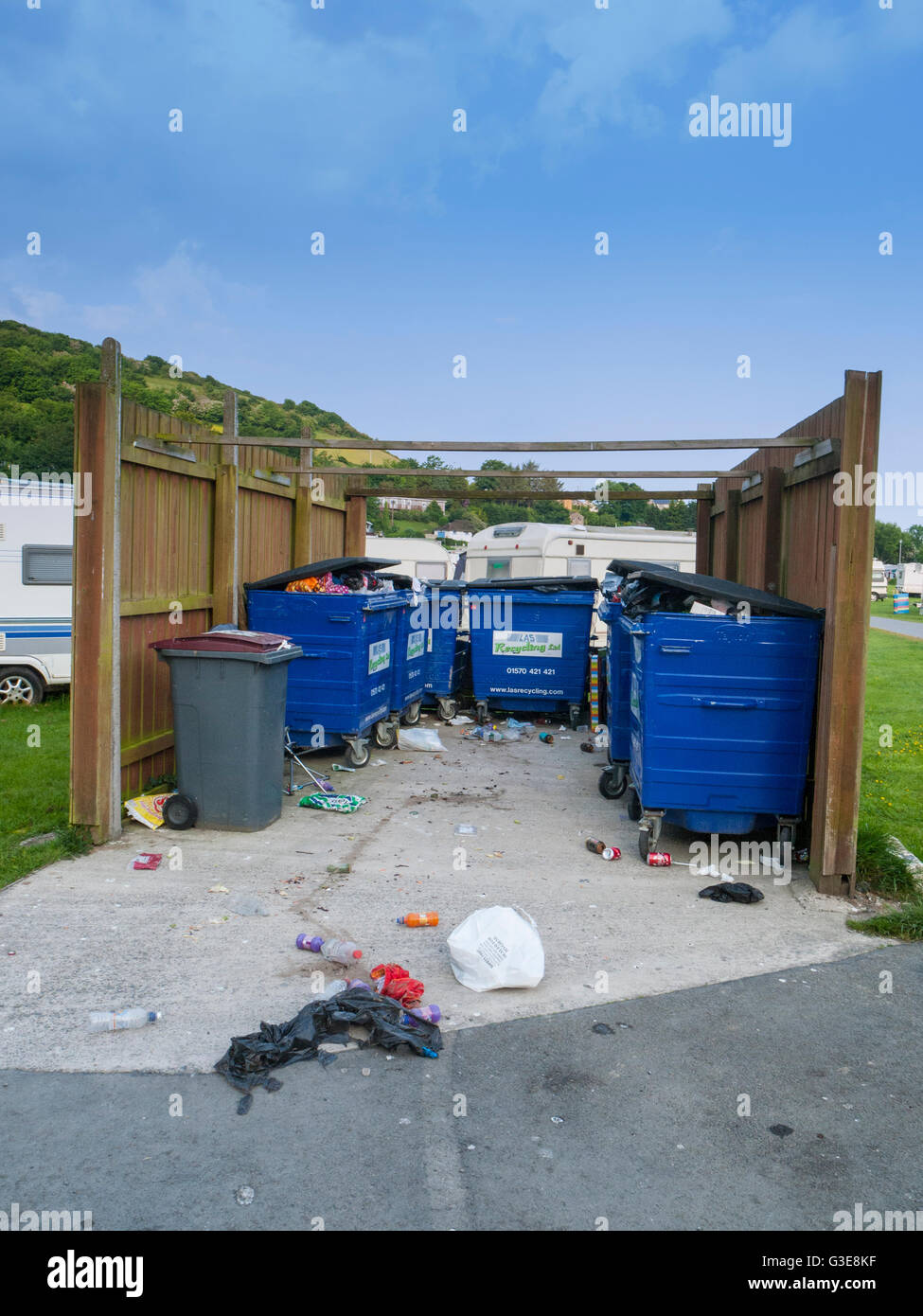 Rubbish caravan hi-res stock photography and images - Alamy