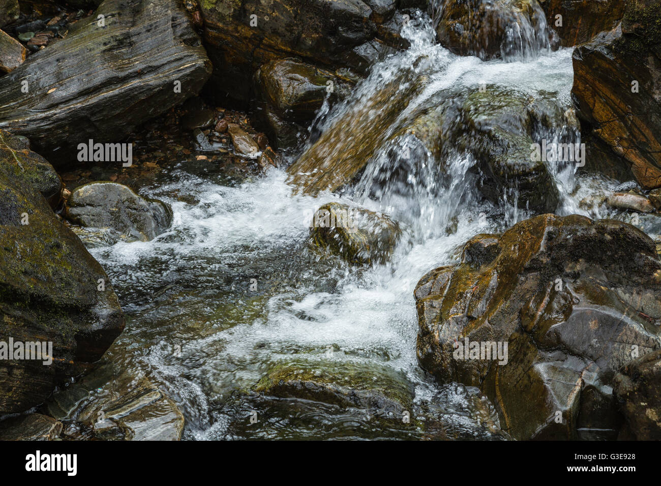 Water over boulders hi-res stock photography and images - Alamy