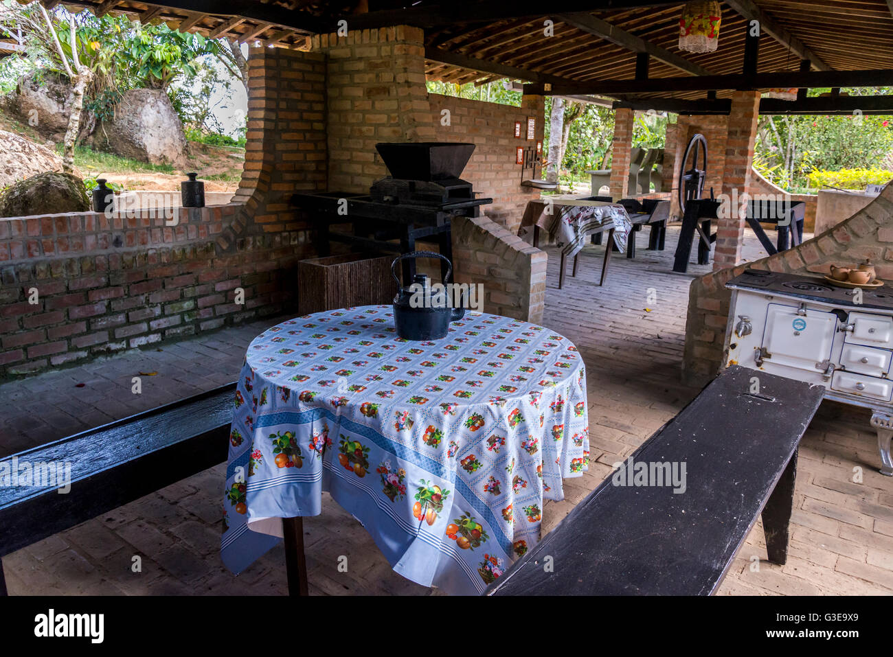 Traditional rustic kitchen inside hi-res stock photography and images ...