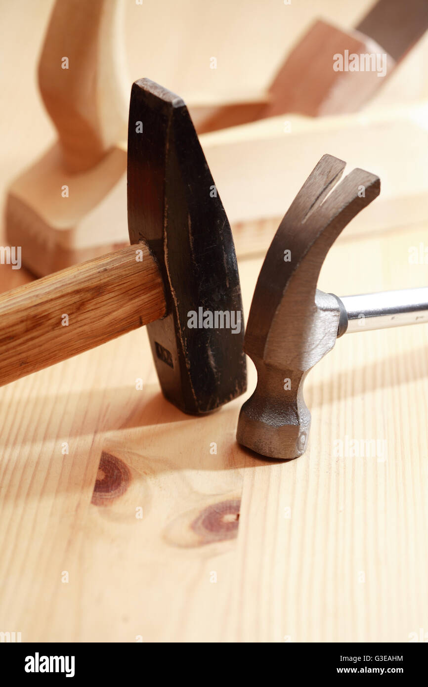 Two hammers hi-res stock photography and images - Alamy