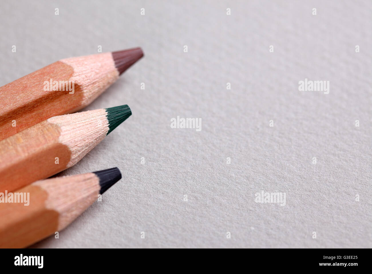 Pencils and paper for drawing Stock Photo - Alamy