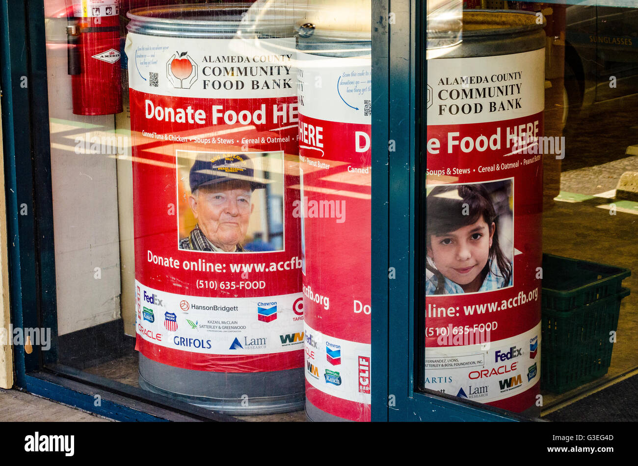 Food donation hi-res stock photography and images - Alamy