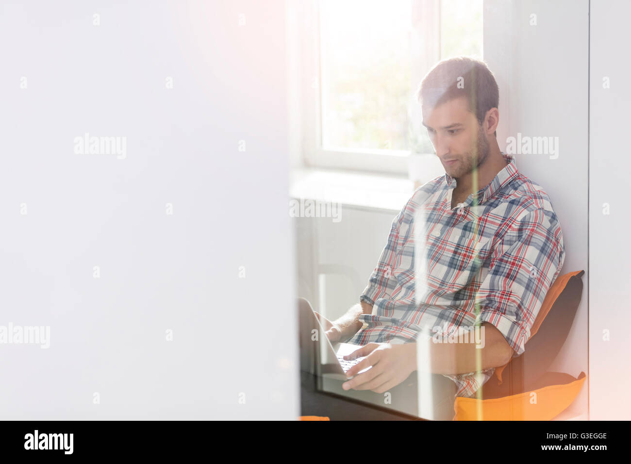 Office window hi-res stock photography and images - Alamy