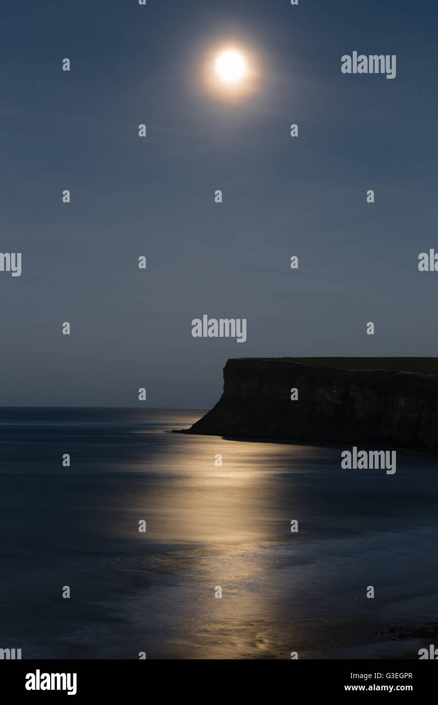 Early evening winter moon over Huntcliff, Saltburn by the Sea, North ...