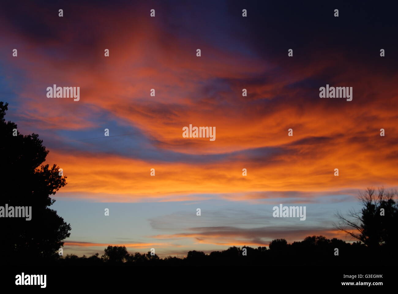 Awesome sky hi-res stock photography and images - Alamy