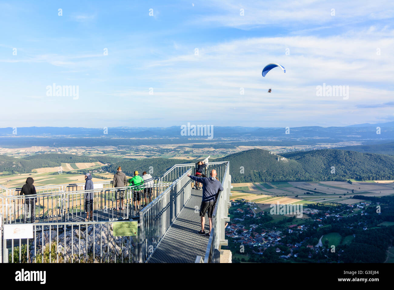 Skywalk platform hi-res stock photography and images - Alamy