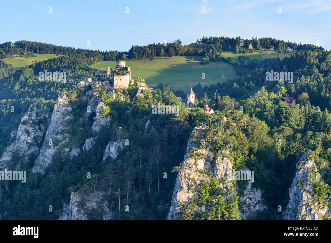 valley Adlitzgraben und castle Klamm, Austria, Niederösterreich, Lower ...