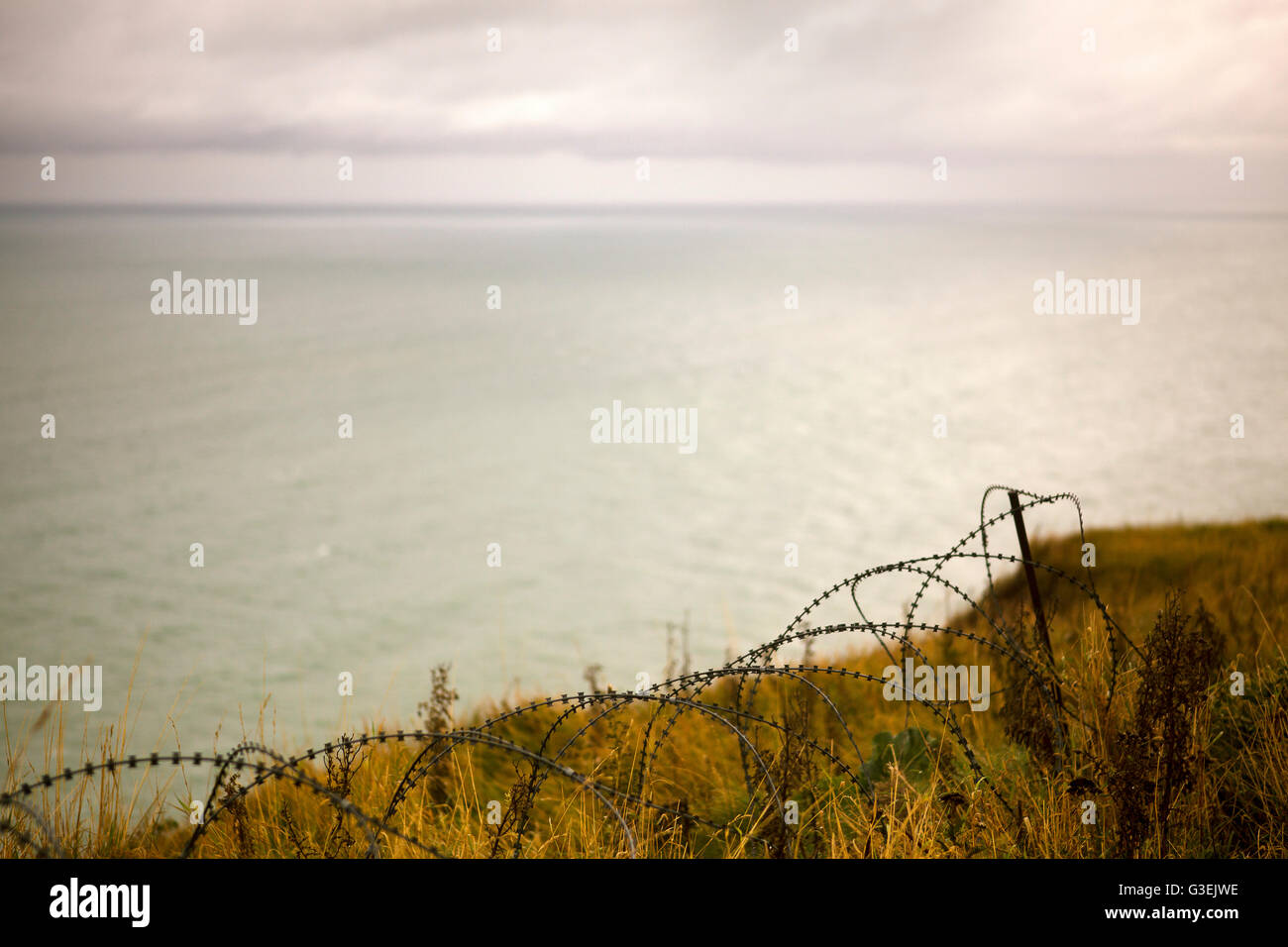 Cliff fence hi-res stock photography and images - Alamy