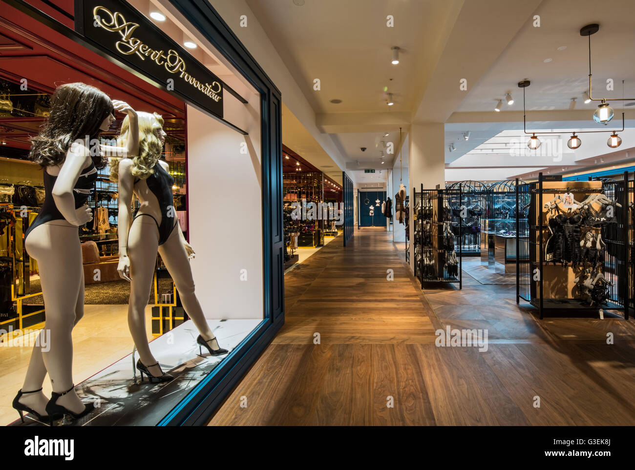 Selfridges London interior Stock Photo - Alamy