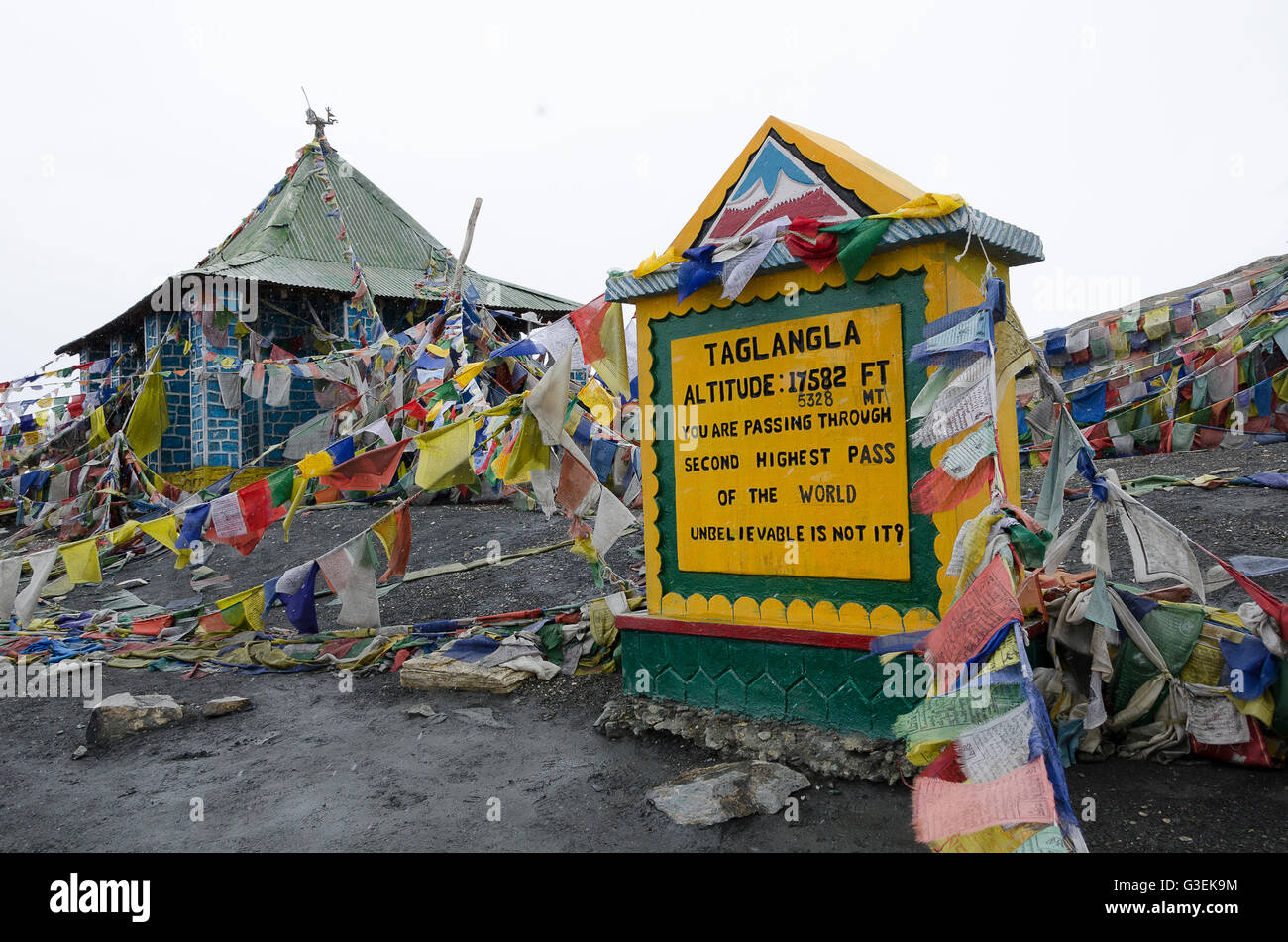 Prayer flags over road hi-res stock photography and images - Alamy