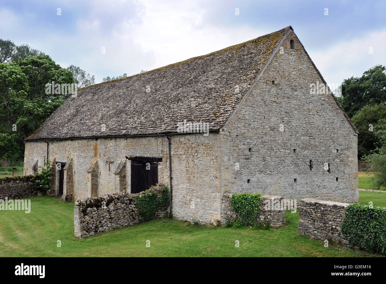 Cotswold stone grain hi-res stock photography and images - Alamy