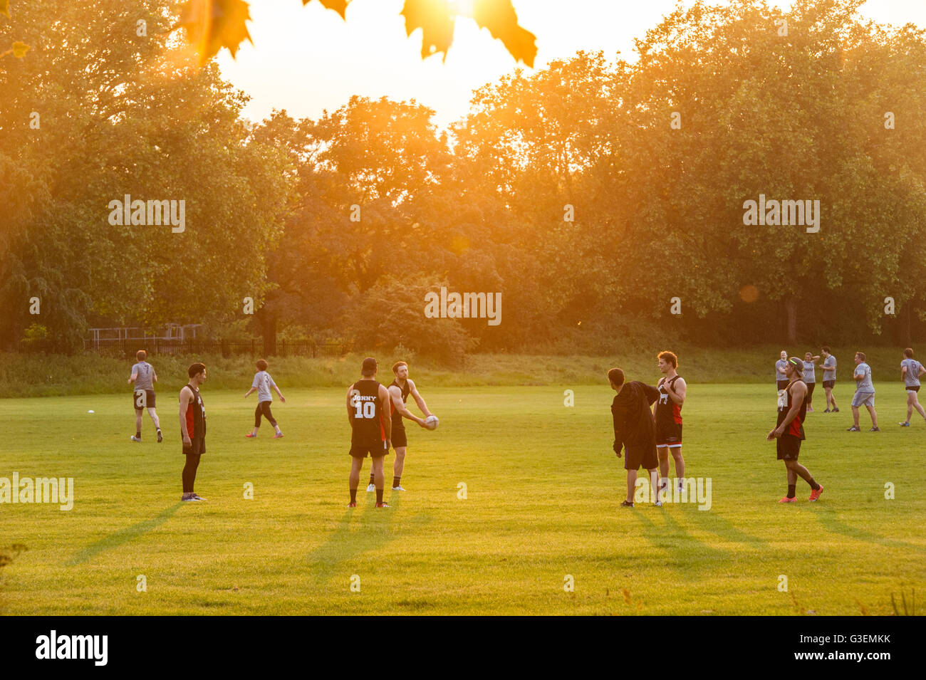 Training of a rugby team hi-res stock photography and images - Alamy