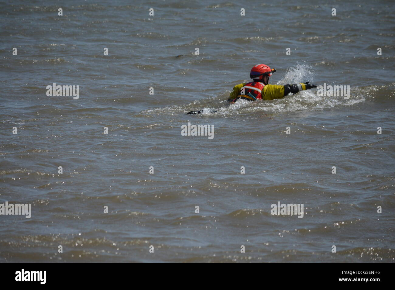 Scottish Fire And Rescue Service Water Rescue / Rope Rescue Exercise ...