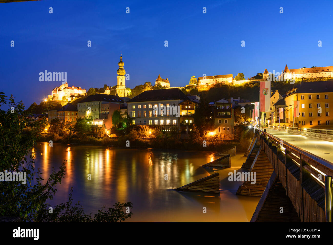Burghausen castle bavaria night hi-res stock photography and images - Alamy