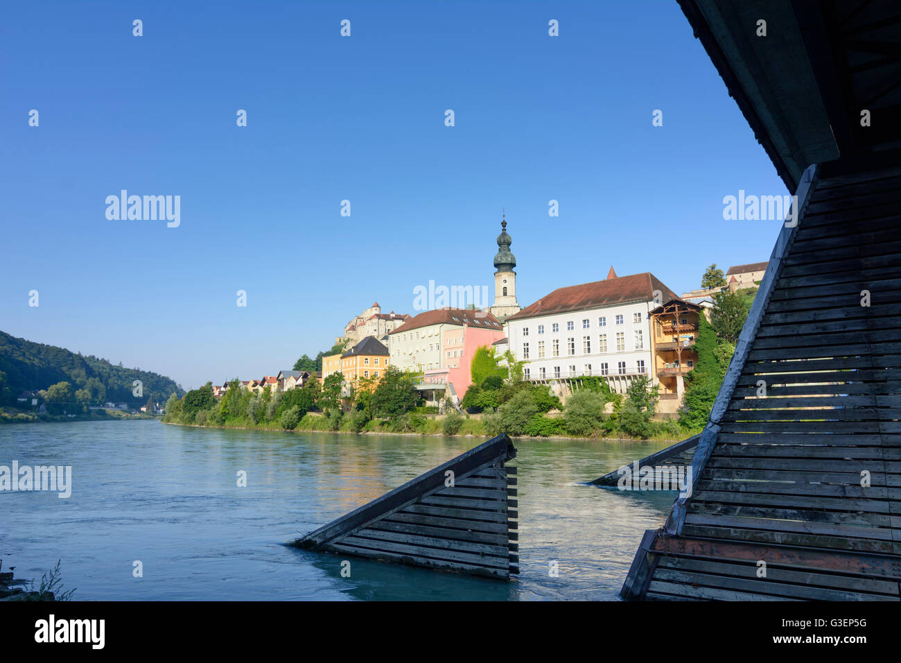Old City on the Salzach with Old Bridge and castle, Germany, Bayern ...