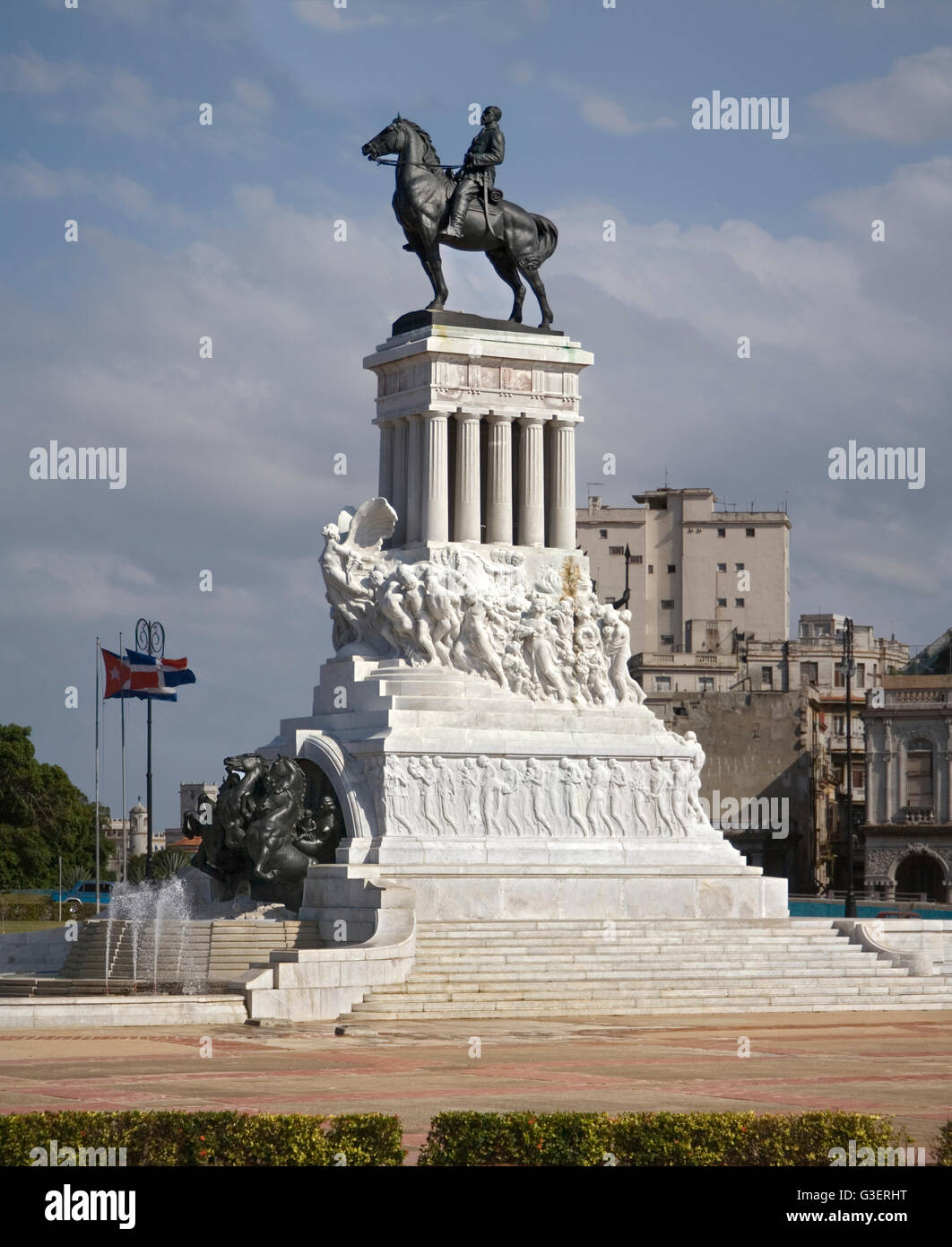 Cuba Havana Architecture and Monuments Cuba Habana Maximo Gomez monume ...