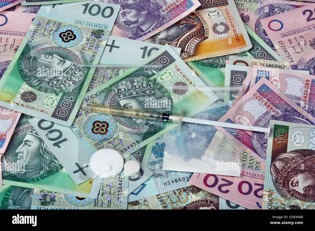 Bags with drugs on the background of polish money Stock Photo - Alamy