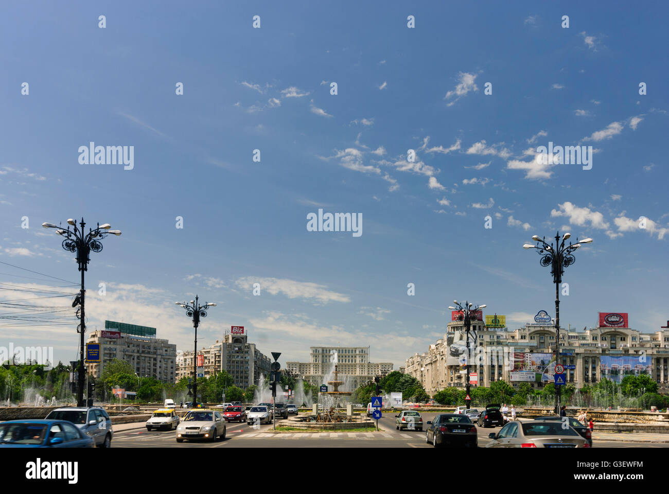 Bucharest boulevard unirii palace parliament hi-res stock photography ...