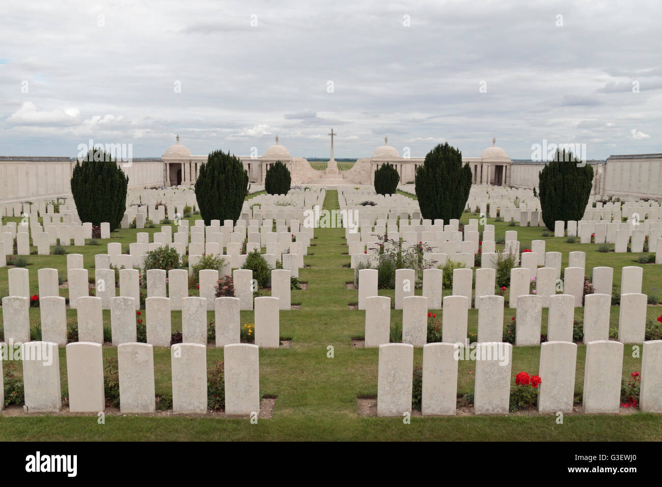 Headstones in the CWGC Dud Corner Cemetery & the Loos Memorial, Loos-en ...
