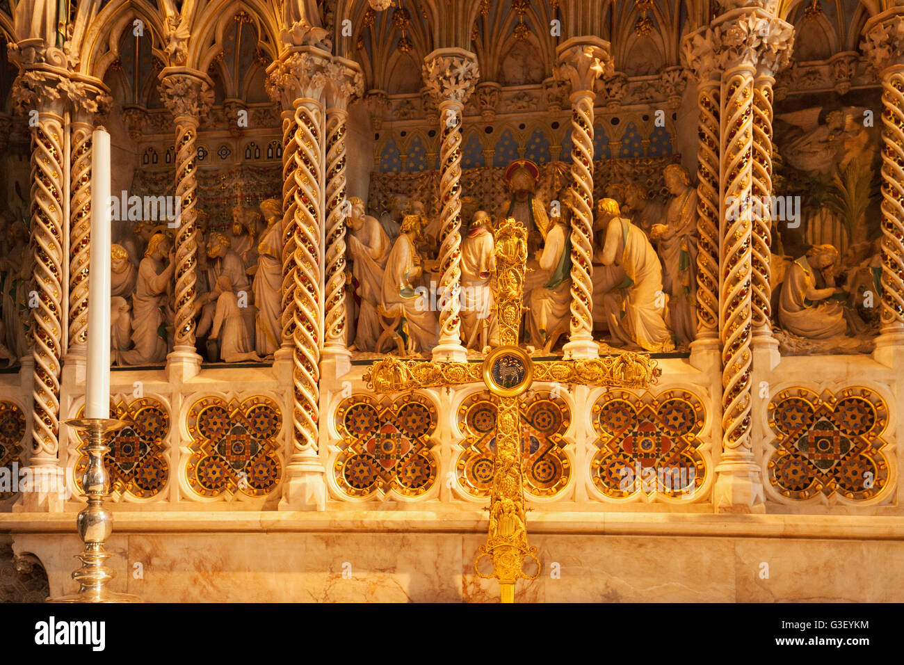 Ely Cathedral interior, detail from the high altar reredos carvings ...