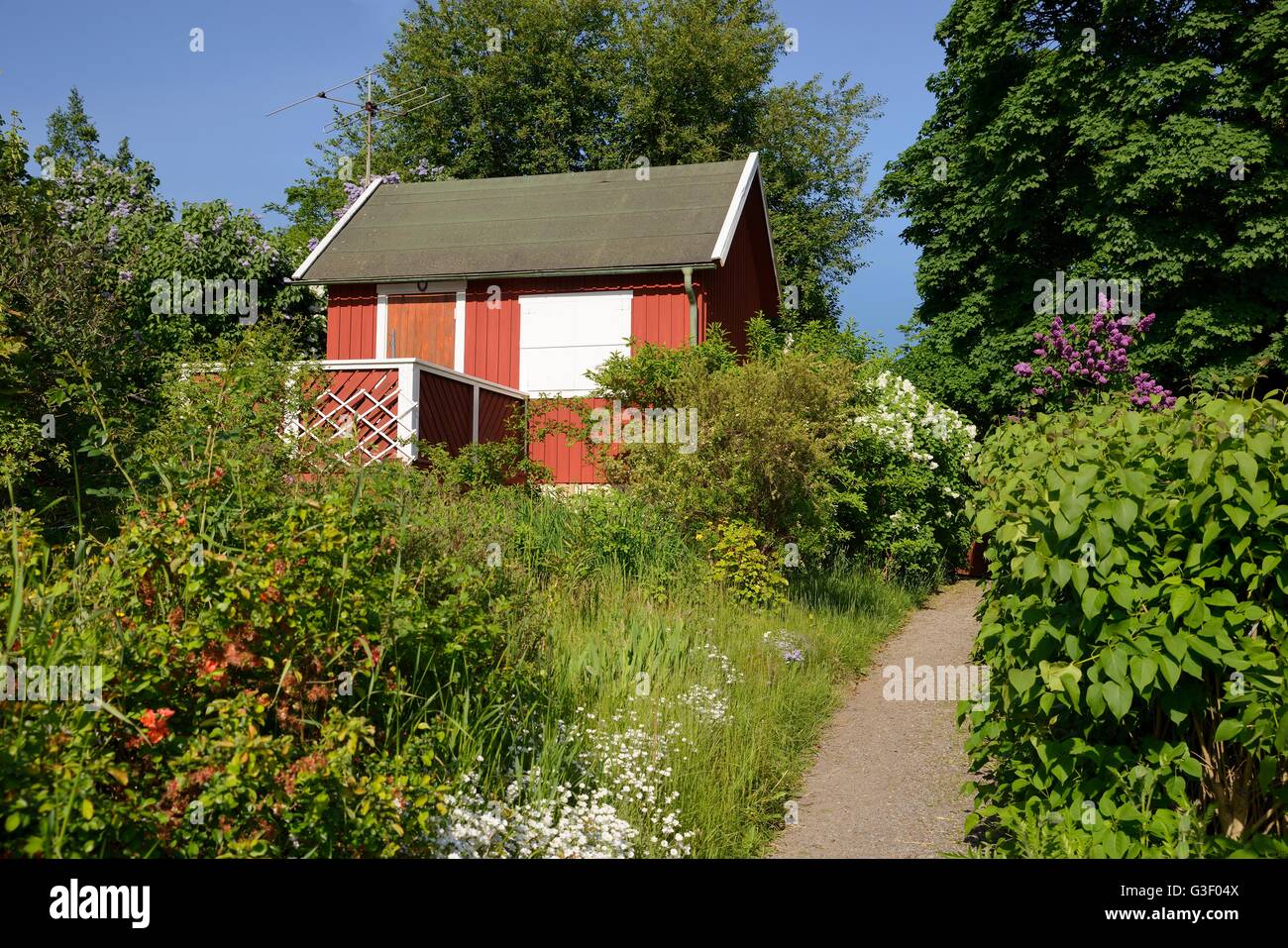 Red garden gate hi-res stock photography and images - Alamy