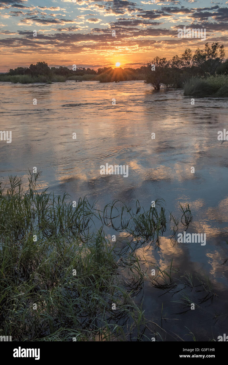 Sunrise zambezi river hi-res stock photography and images - Alamy
