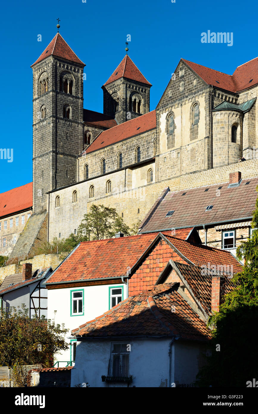 Germany, Saxony-Anhalt, Quedlinburg, historical old town with half ...
