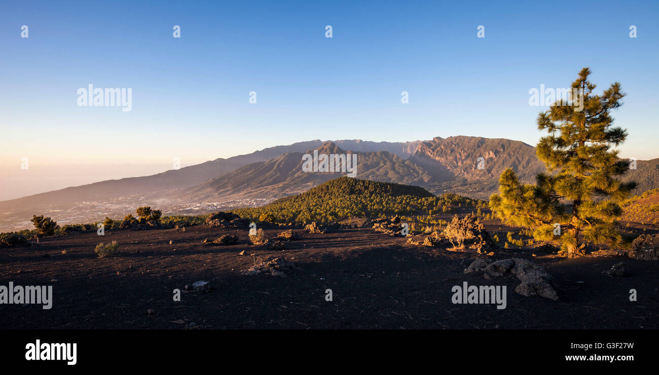 View on the Caldera de Taburiente, Caldera de Taburiente National Park ...