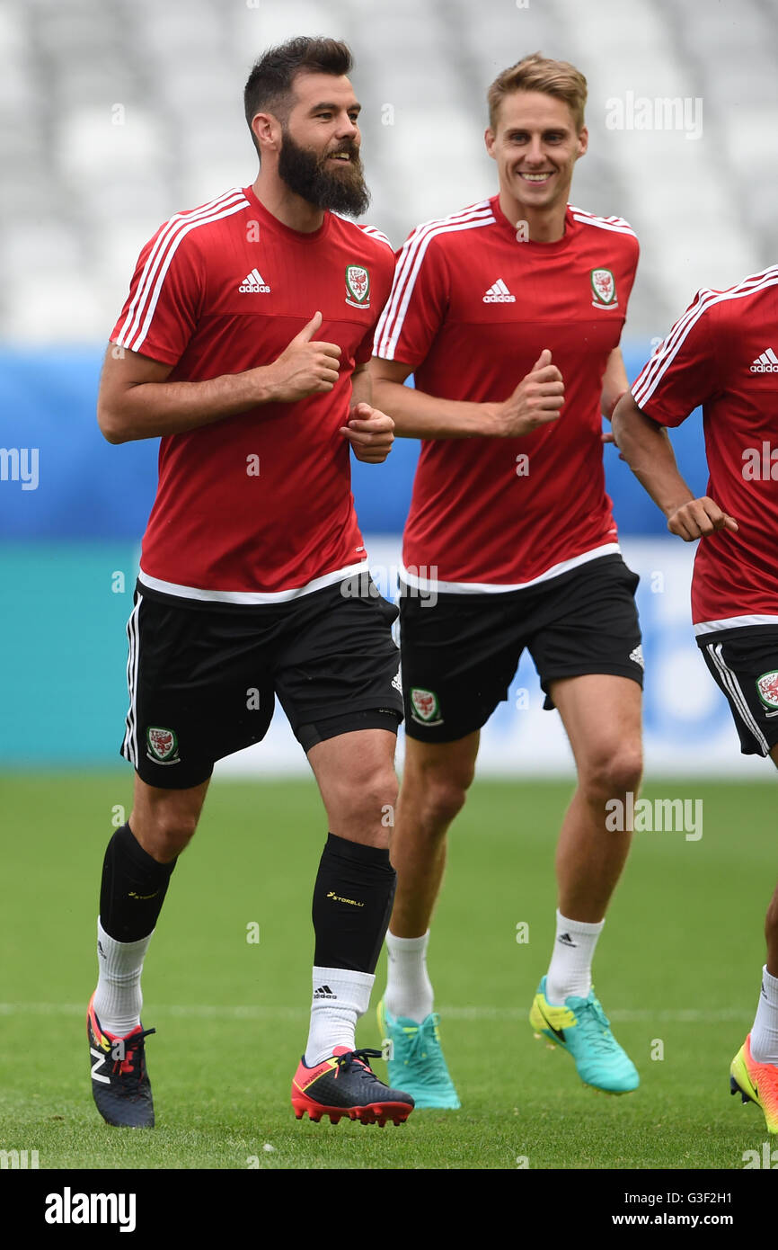 Wales joe ledley left hi-res stock photography and images - Alamy