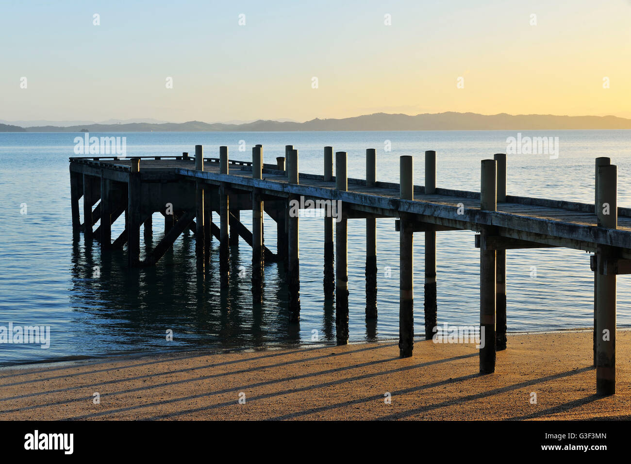 Maraetai new zealand hi-res stock photography and images - Alamy