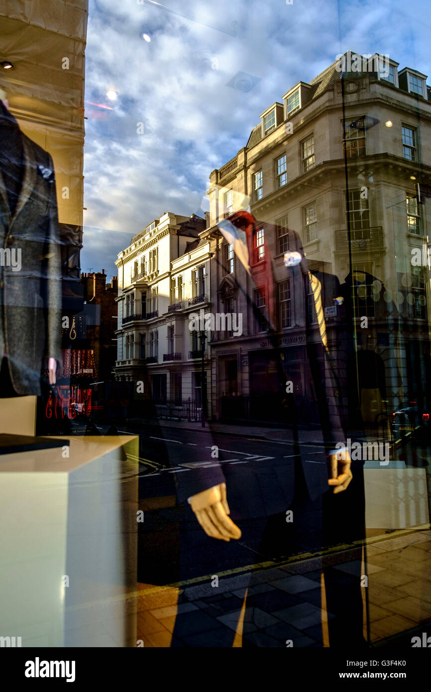Savile row street sign hi-res stock photography and images - Alamy