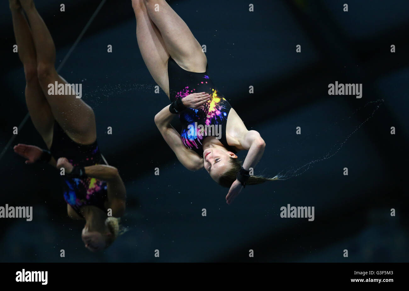 Tonia Couch and Lois Toulson compete in the Women's 10m Synchro during ...