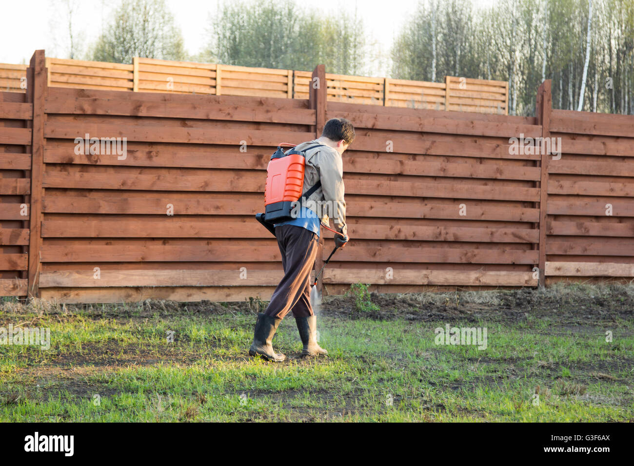 Knapsack spraying hi-res stock photography and images - Alamy