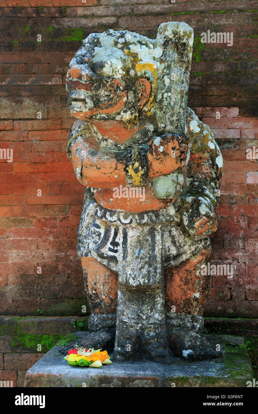 Statue, Lingsar Hindu Temple, Lombok Island, West Nusa Tenggara ...