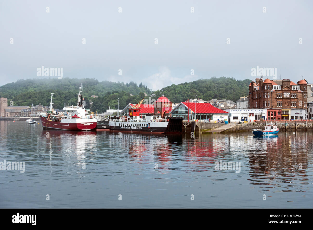 Calmac pier oban hi-res stock photography and images - Alamy