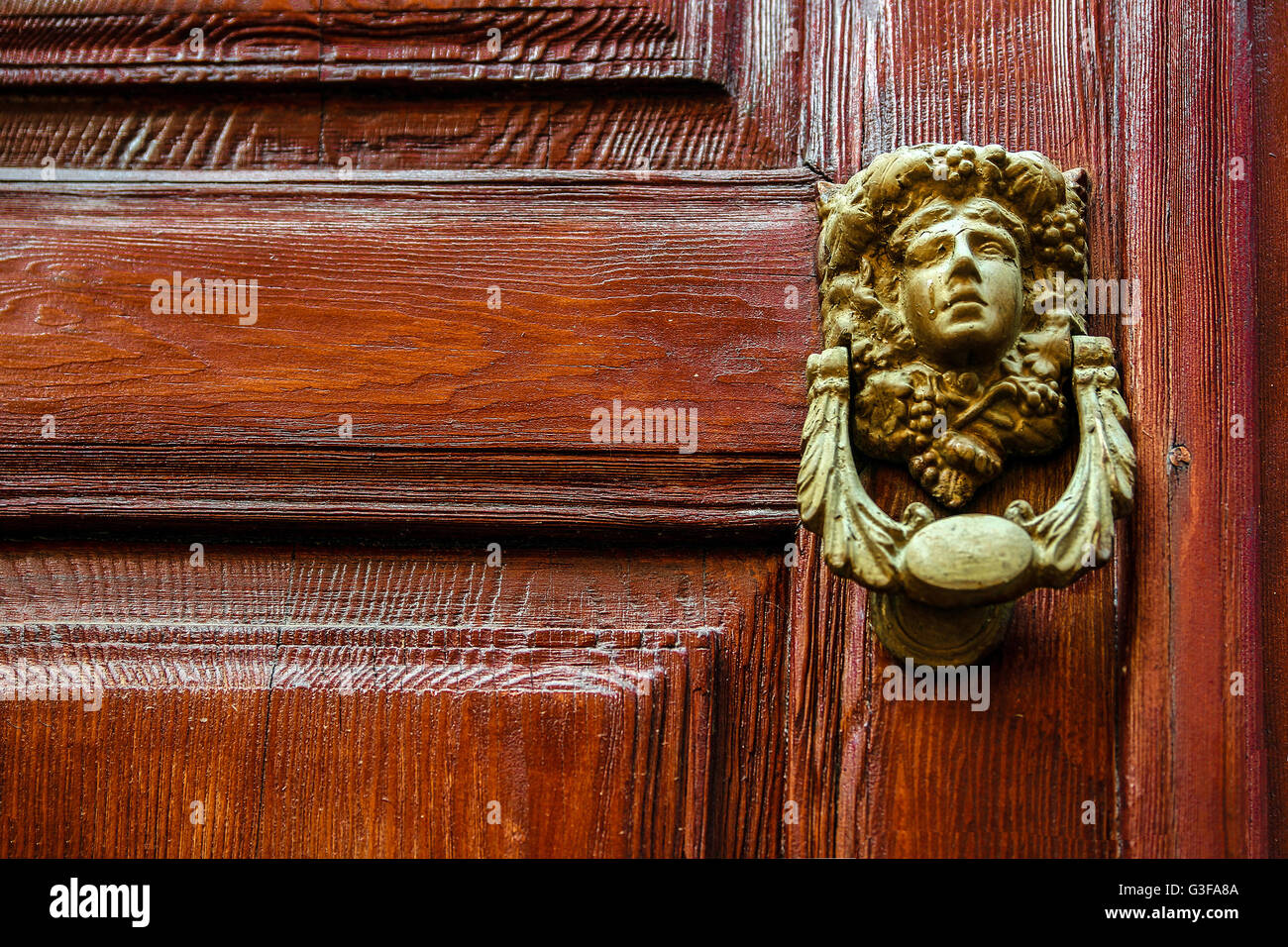 Copper knocker hi-res stock photography and images - Alamy