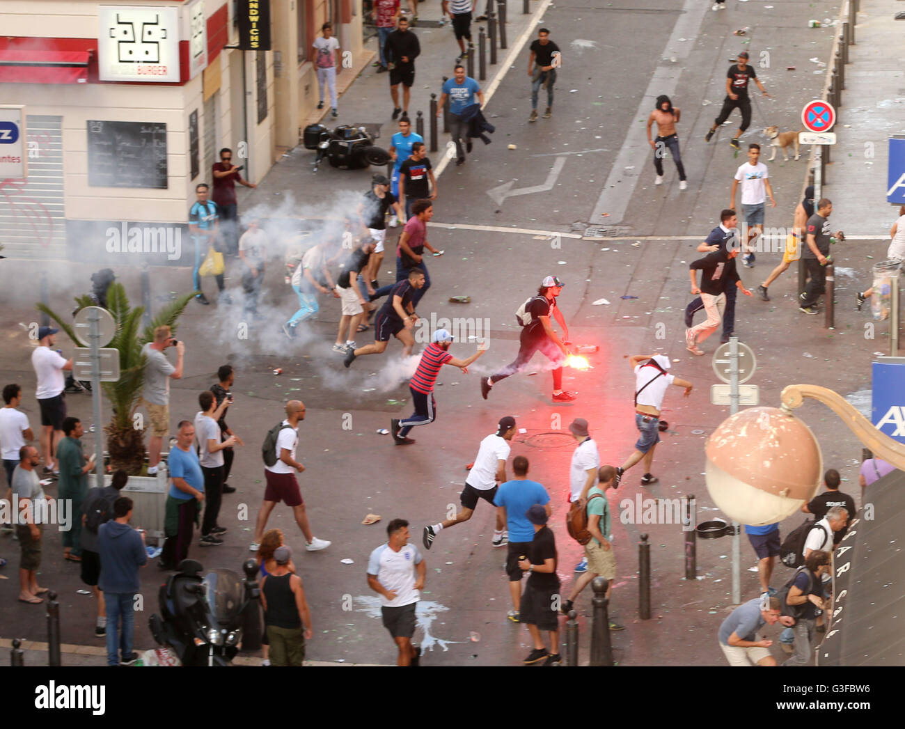 Euro england fan flare hi-res stock photography and images - Alamy